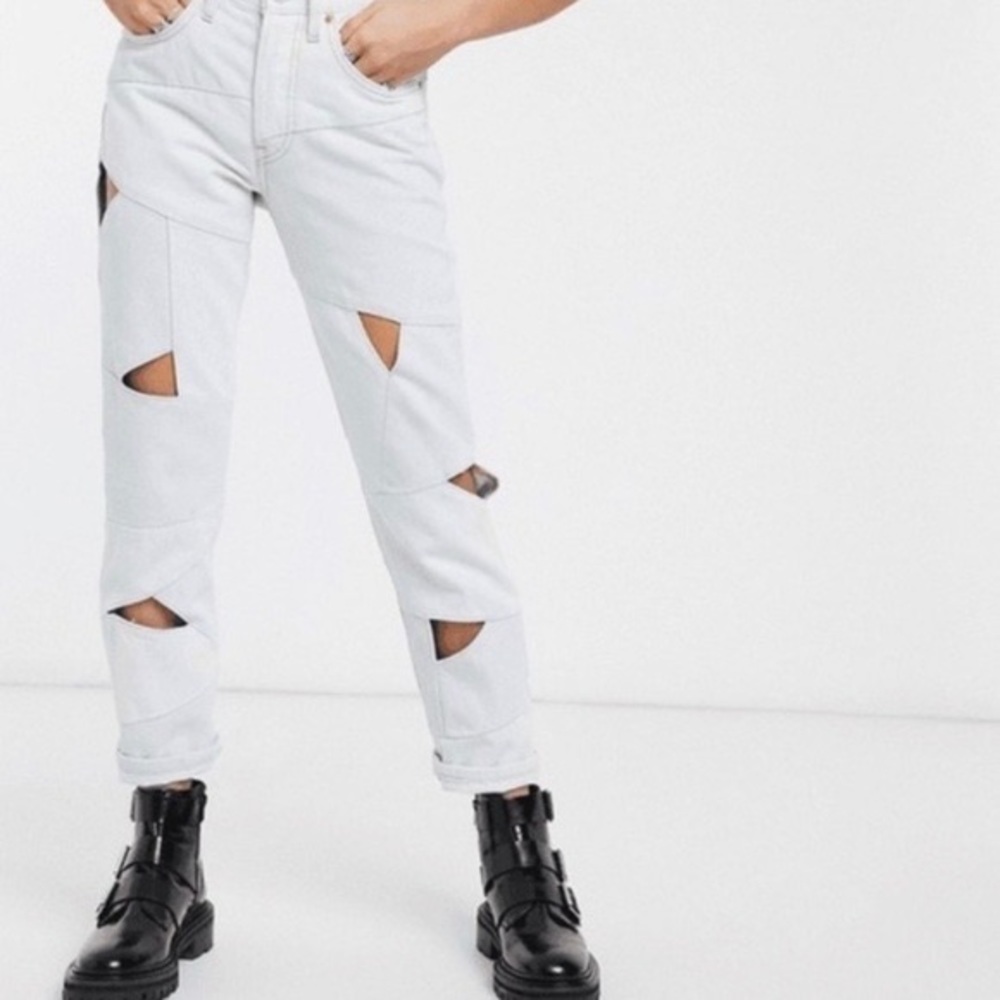 Levi’s Cropped Cutout Jeans - Gem